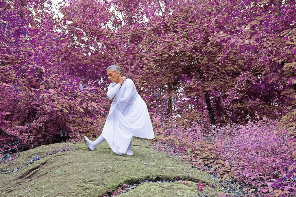 Eloquent Photo-portraits of 60 Contemporary Artists of Color ...